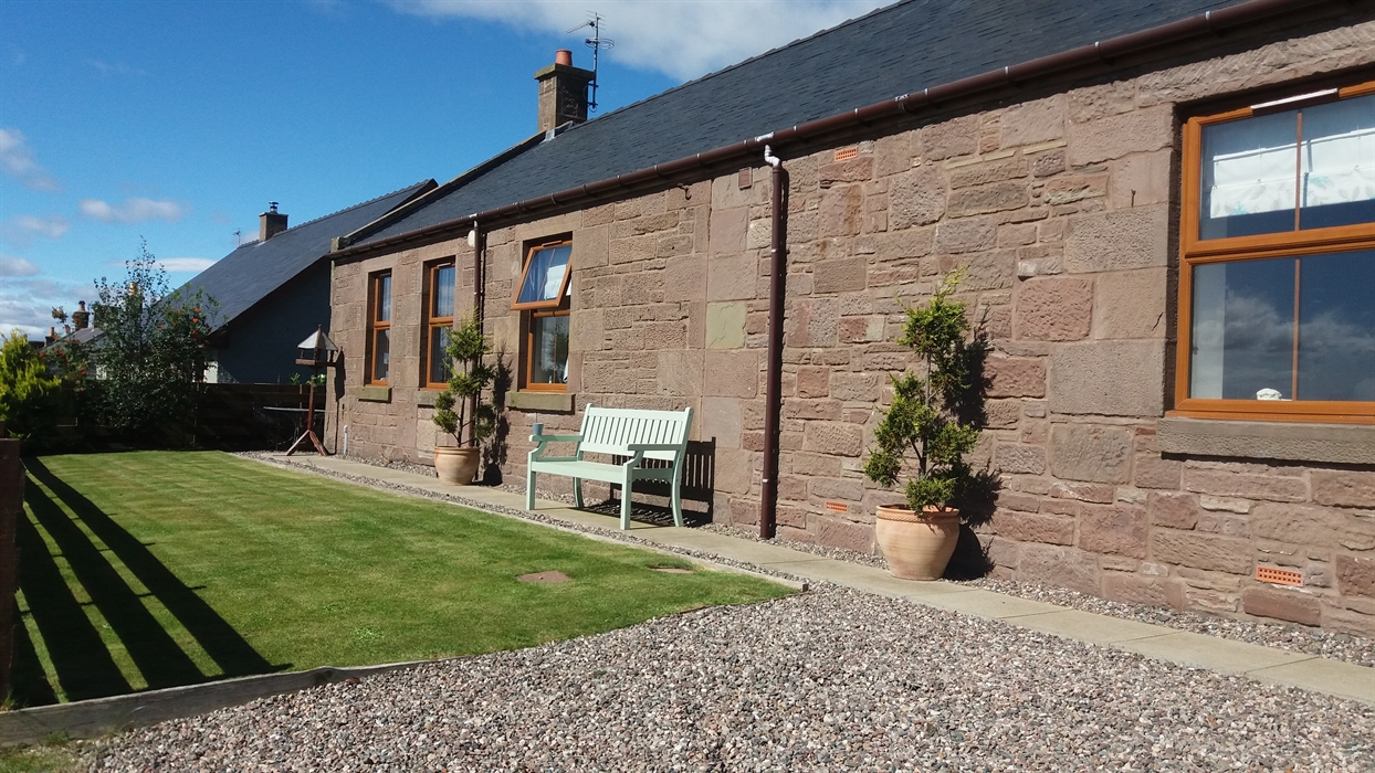 Jasmine Cottage, Montrose – Cottage | VisitScotland