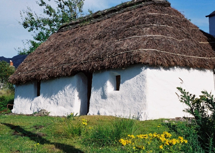 Plockton Thatched Cottage | VisitScotland